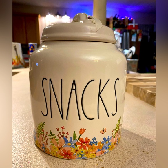 Rae Dunn | Kitchen | New 223 Rae Dunn Floral Snacks Canister 8 Chubby ...